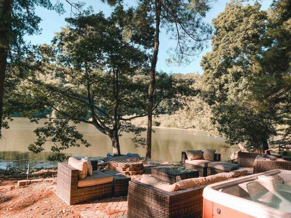 Two Lakefront Cabins Next Door - Indiana