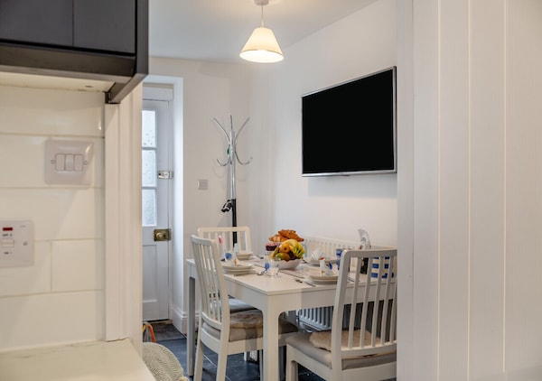 Seaways - Cornwall - Zwei Schlafzimmer Haus, Schläft 4 - Looe
