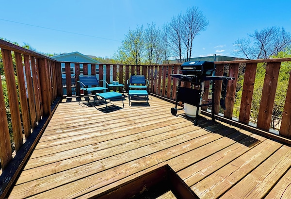 Cozy, Relaxing, Center City Retreat With Private Rooftop Deck! - 세인트 존스
