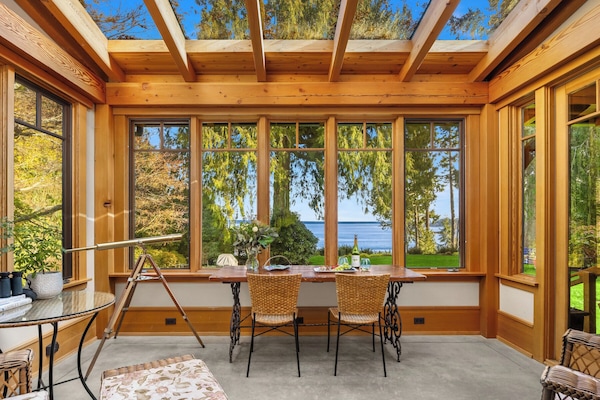 Bainbridge Is Waterfront Lodge W Private Beach Access And Extensive Amenities - Poulsbo, WA