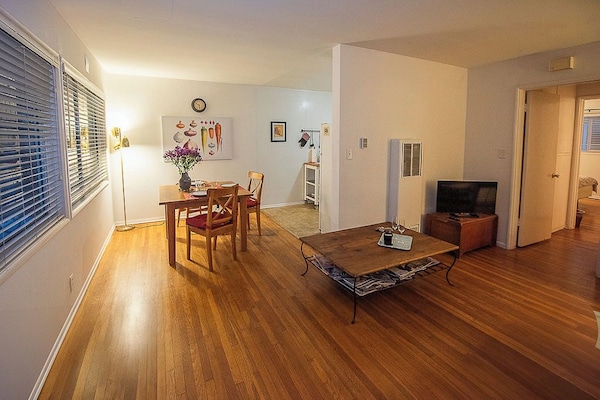 Cozy 1br Apt A Block To Beach In Santa Monica With Parking - Topanga, CA