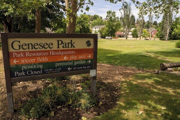 Charming 1-bedroom Apartment In Mount Baker Neighborhood Near Lake Washington - Kirkland, WA