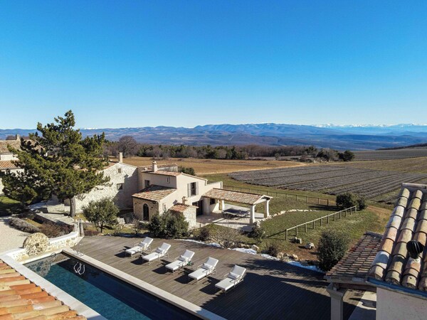Grande Propriété à Louer En Provence: Lavande Et Merveilles - Rustrel