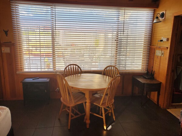 Comfy, Homey Studio With Private Entrance And Snack-prep Area - Long Beach, CA