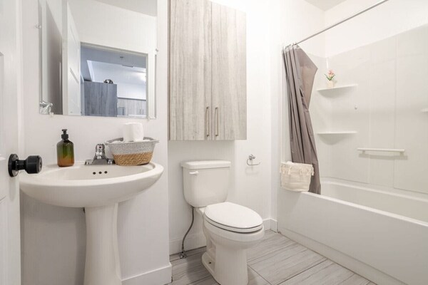 Sophisticated Stay In The Heart Of Griffintown - Concordia University