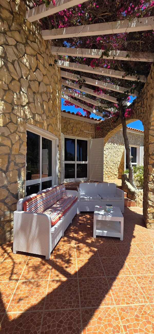 Villa Ania- Private Villa W/pool&jacuzzi For 16 To 31 People A 6min Albufeira - Guia