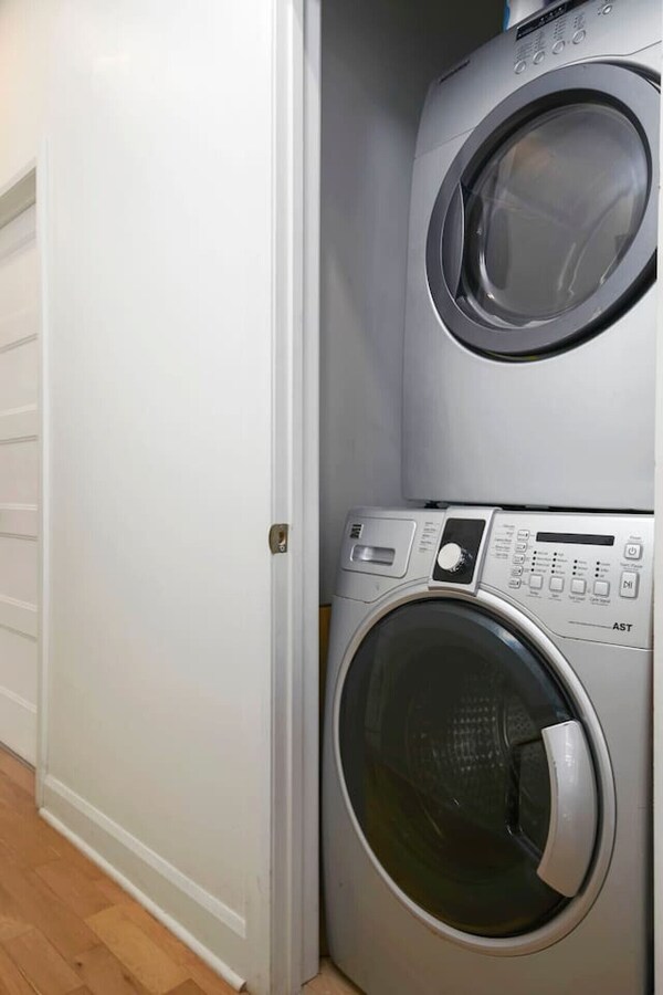Inviting 2br1b In Gay Village & Downtown - Montreal