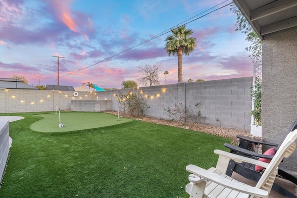 Modern 1-br House | Pool | Putting Green | Centrally Located - Phoenix Zoo, Phoenix