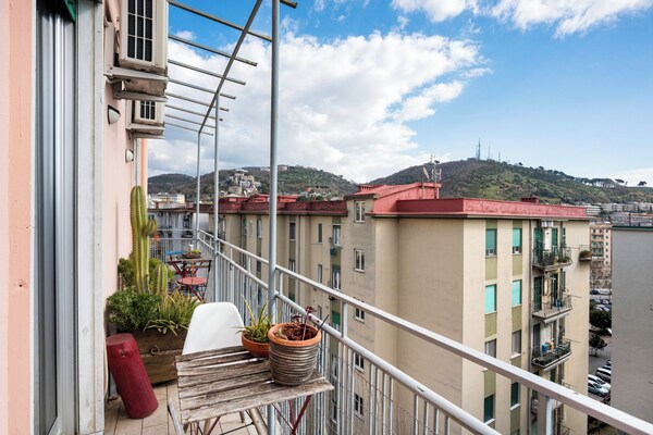 Zimmer 'Camera Doppia Con Ampio Balcone' Mit Bergblick, Wi-fi Und Klimaanlage - Salerno