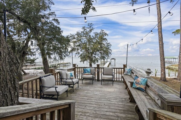 Waterfront Bay House W/game Rm & Fishing Boat Dock - Alabama