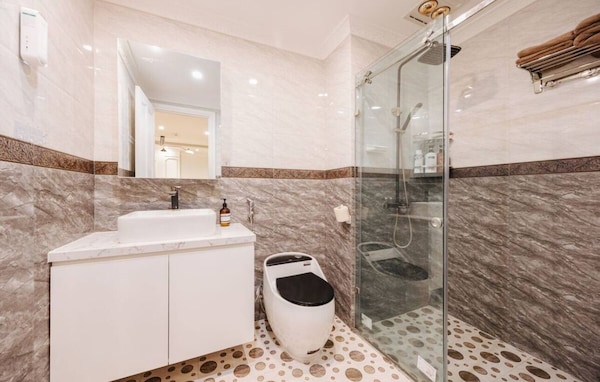 Cozy 2-bedroom Apartment In West Lake Ha Noi - Hanoi