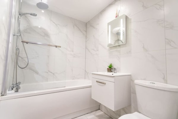 4 Comm Road Apps *Long Stay*sleeps 2*1br Apart - 스윈던