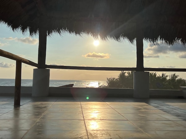 Beautiful Villa !3br/3bath With Pool ! Ocean Front! At Rancho Surf Point!! - ミチョアカン