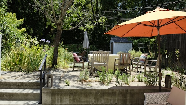 Cozy 1-bedroom Creekside Hideaway In Charming Fairfax Walkable To Downtown. - Corte Madera, CA