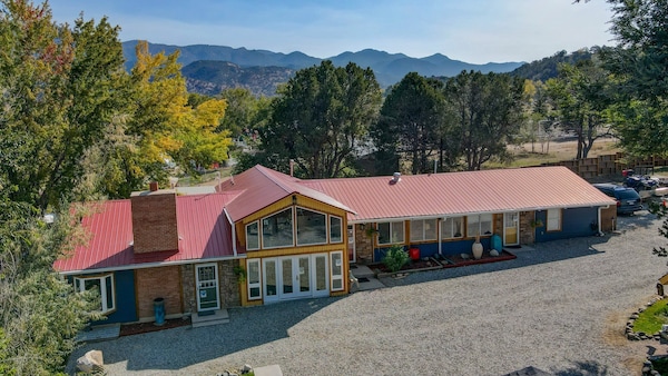 Serene River Place Retreat Unit 1, 2-bedroom Condo Nestled Along The River In Howard, Co. - Salida, CO