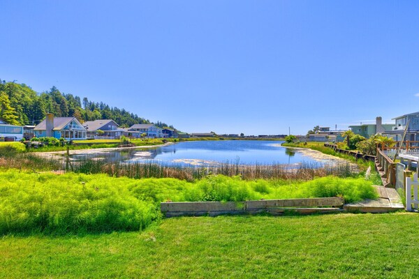 Beachfront Cabin On Lagoon Lake - Port Townsend, WA