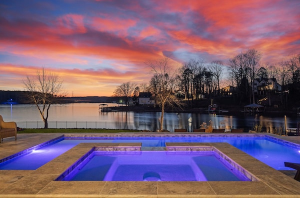 Sensational Sunsets By Socharm | *Brand New* Luxury Home W/pool/hot Tub And Expansive Views - Lake Norman, NC