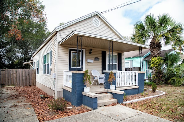 Charming Downtown Cottage In Historical Pensacola! - Pensacola, FL