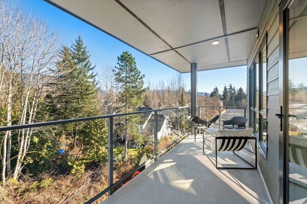 Private Penthouse | Wow Views - Mount Seymour