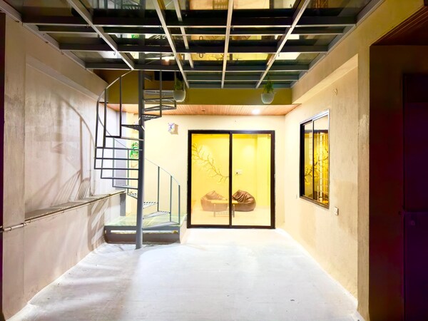Luxury 3bhk Villa Perfect For Families And Friends With A Rooftop Party Hall - Indore