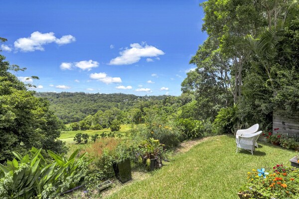 The Avenue At Montville - Mapleton