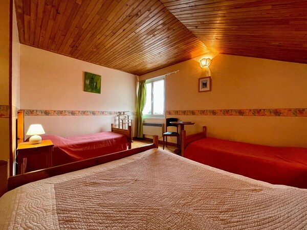 Chambre Saumon: Confort Pour 4, Animaux Bienvenus - Saugues