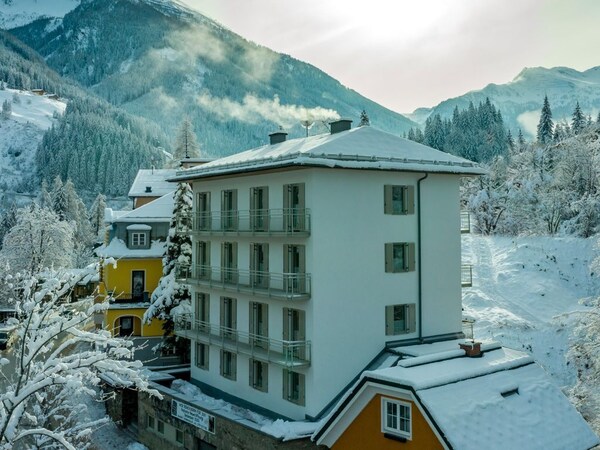 Suite, Shower And Bathtub, Deluxe 110m2 - Nefer, House - Bad Hofgastein