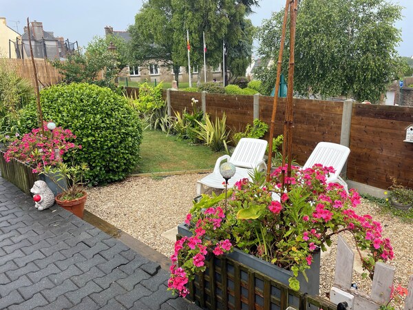 Delightful 2-bedroom House With Wifi In Ploubazlanec - Plage de Paimpol (Ledano)