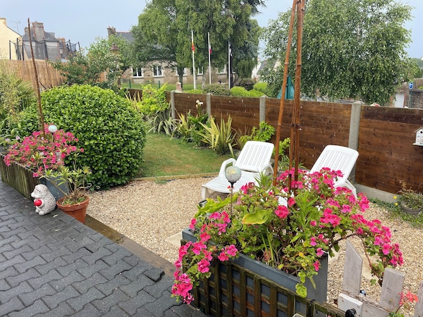 Delightful 2-bedroom House With Wifi In Ploubazlanec - Plage de Paimpol (Ledano)