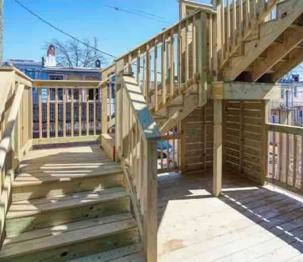 Downtown Home W/rooftop And Free Parking 3 Bedroom 3 Full Bathrooms Privacy Deck - Baltimore, MD