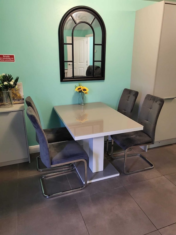 Charming 2-bedroom Apartment In The Heart Of Belfast - Belfast