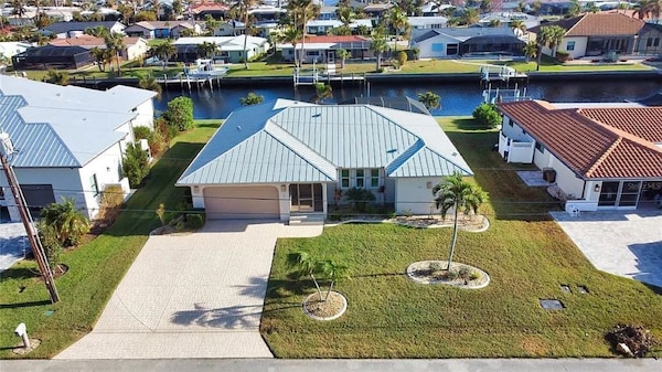 Fantastic 3-bedroom Family House With Pool On The Water In Punta Gorda - Punta Gorda, FL