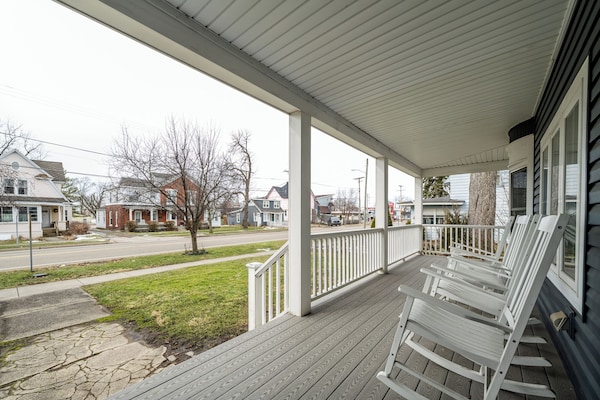 Three Oaks Home Close To Everything! Two Night Summer Min! - Union Pier, MI