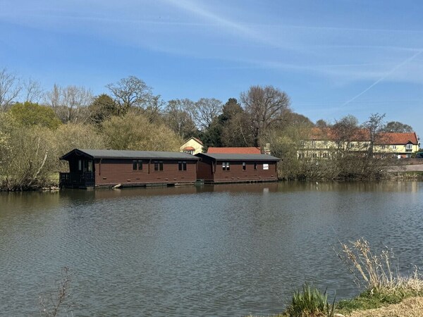 Thurne River Lodge Houseboat - Wroxham
