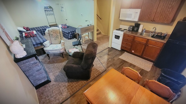 Rabbit Hole Retreat, River On Property, Adults Only, No Pets, Peace And Quiet! - Minnesota