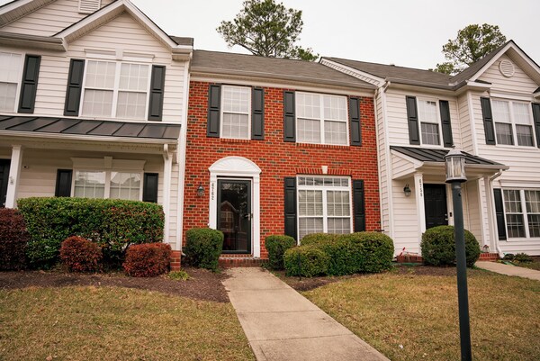 Charming 3-bedroom Townhome With Wifi In Delightful Richmond - Richmond, VA