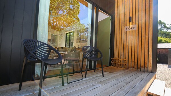The Rocks - Olive Retreat - Bright
