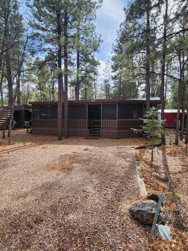 Pine &Peaks Retreat Charming 1-bedroom House With Casita Sleeps 5 In Pinetop, Az - 派托普湖畔