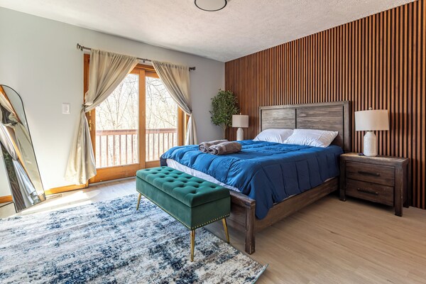Beautiful Modern Lodge! Pool Table,8 Tvs Wi-fi Linen Provided Central Ac - Bushkill, PA