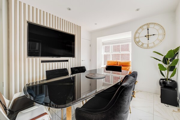 Premium Living Space In Rugby - Rugby
