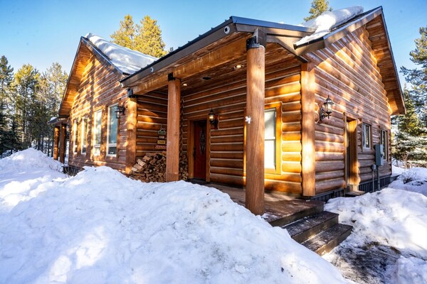 Rustic Themed Cabin With Starlink. Walk/snowmobile To Lake From House. Ice Fish - Donnelly, ID