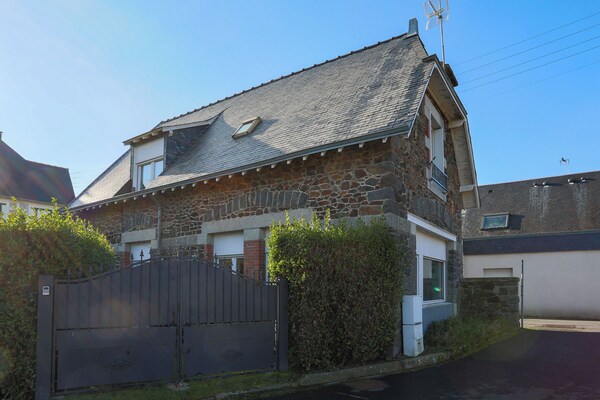 Maison De Vacances 'Maison Du Pêcheur 150 M Plages' Avec Jardin Privé Et Wi-fi - Saint-Quay-Portrieux