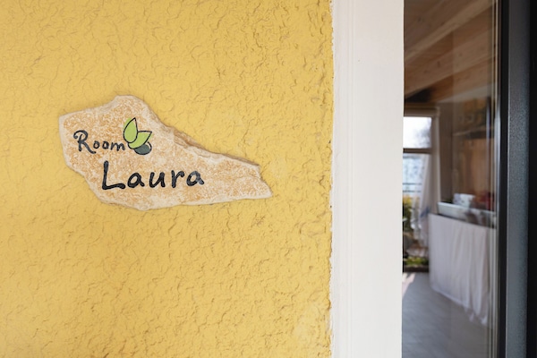 Zimmer 'Relais Villa Olivi Comfort Laura' Mit Seeblick, Wi-fi Und Klimaanlage - Garda