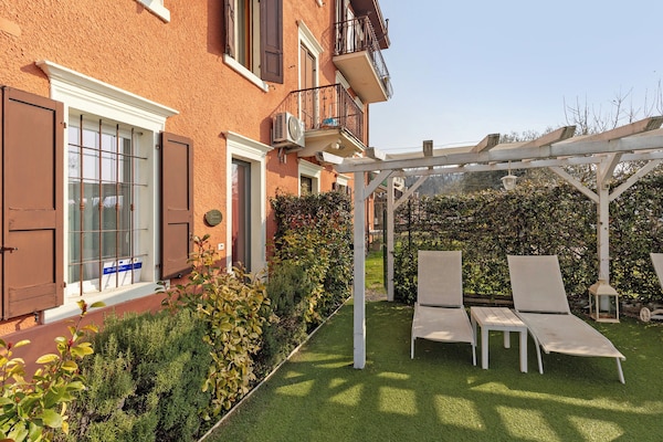 Room 'Olivi Suite Firenze' With Lake View, Wi-fi And Air Conditioning - Bardolino