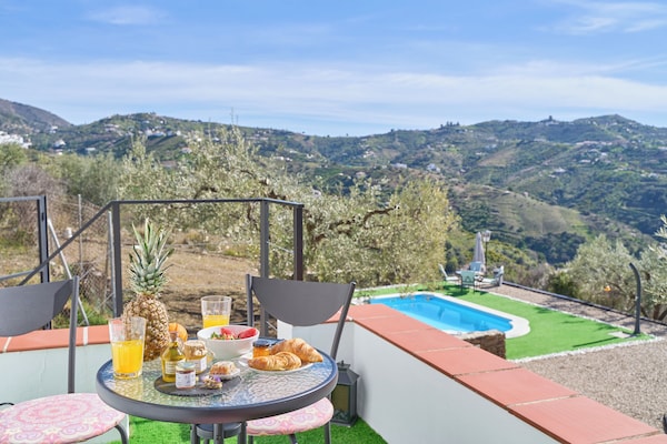 Casa Rural 'El Rincón De Tetuán' Con Vistas A La Montaña, Wi-fi Y Aire Acondicionado - Torrox
