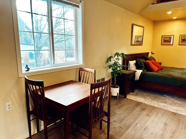 Charming Studio In Brilliant Philomath With Ac, Wifi - Oregon Coast Range, OR