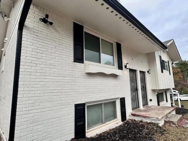 Modern 2br Stylish Retreat A Upstairs - South Fulton, GA
