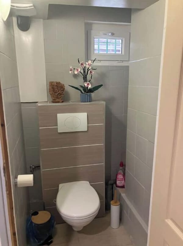 Room In Angers Near The Streetcar With Shared Kitchen And Bathroom - Beaucouzé