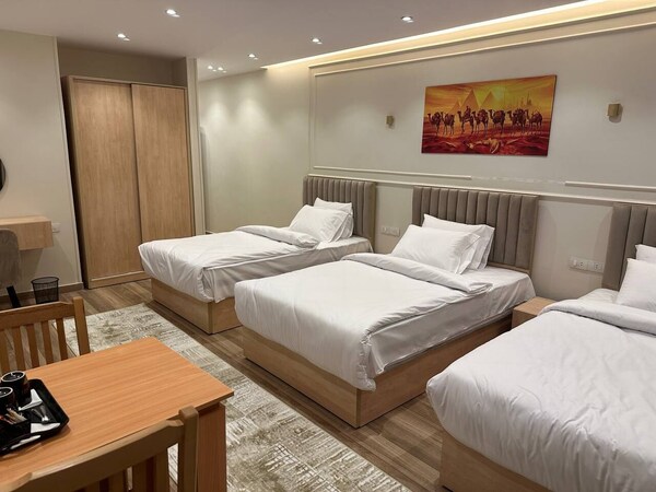 4-bedroom Bed & Breakfast In Fabulous Giza With Ac, Wifi - Égypte