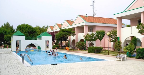 Gorgeous Villa With Garden And Pool By Beahost Rentals - Bibione